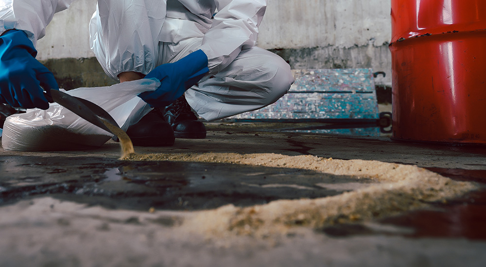 Guide to Handling Oil Spills | SpillPro